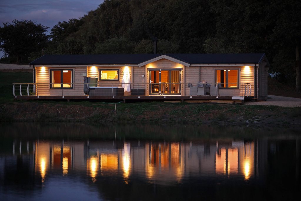 Trinity lodge - Cambridgeshire Lakes